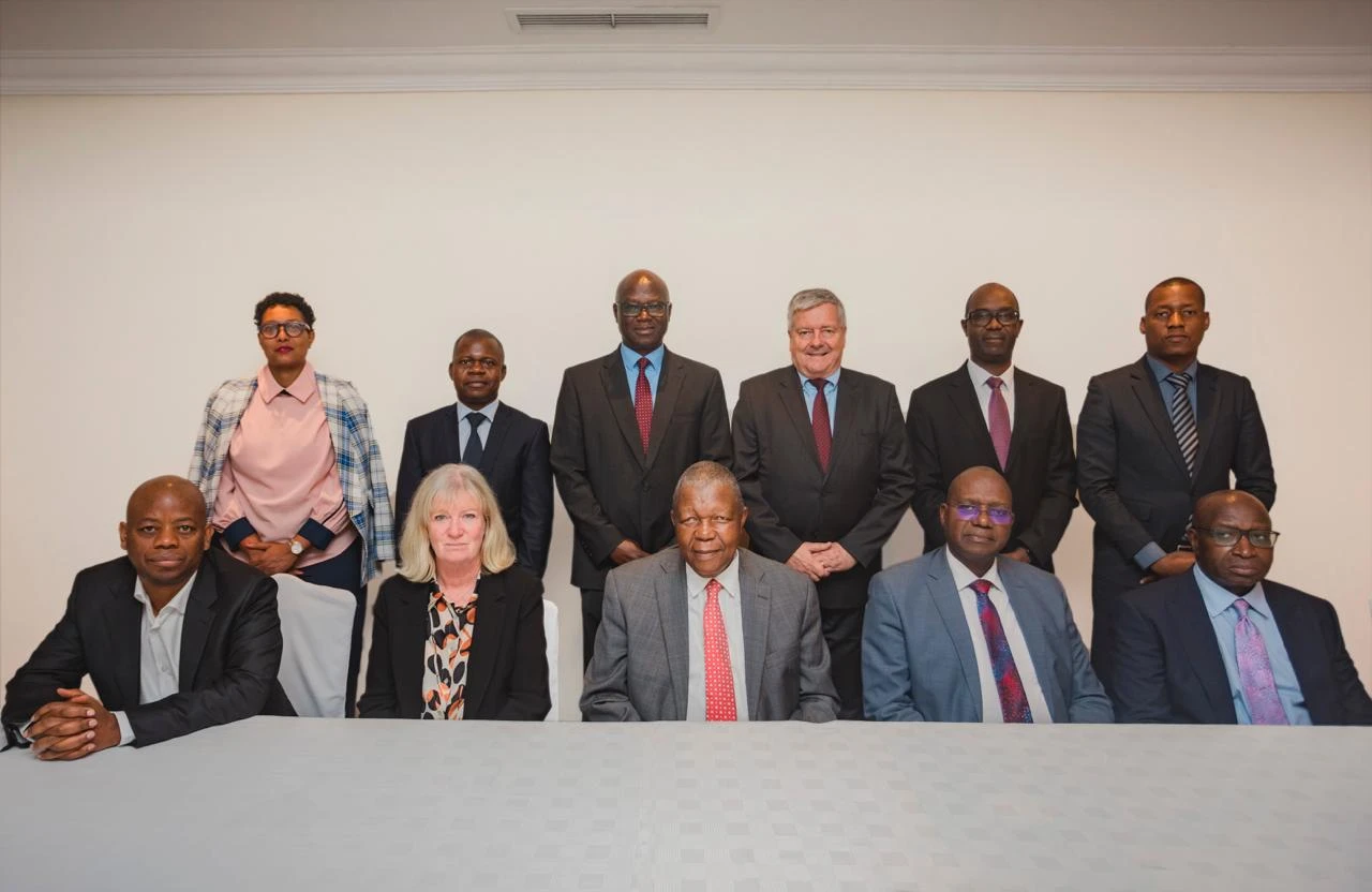 Board and Management – MBC